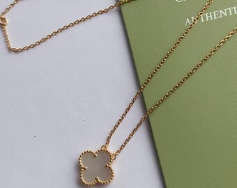 Van Cleef & Arpels White 18k Gold Black Motif Pendant Necklace Luxury ...