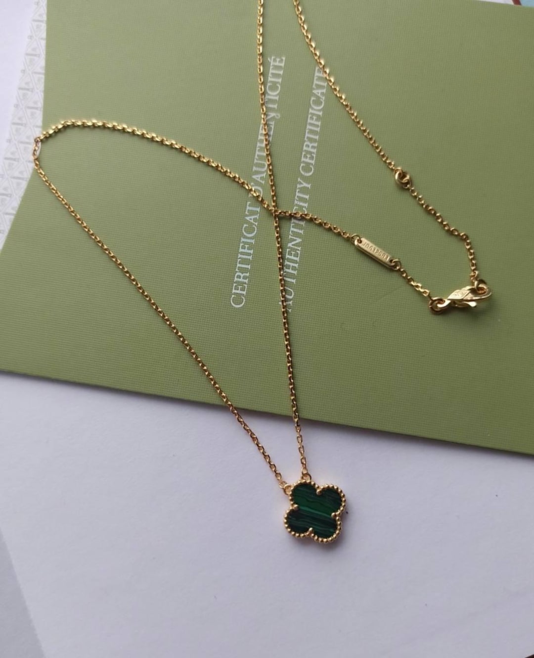 Van Cleef & Arpels 18k Gold Inspired Green Motif Necklace Elegant Curb ...