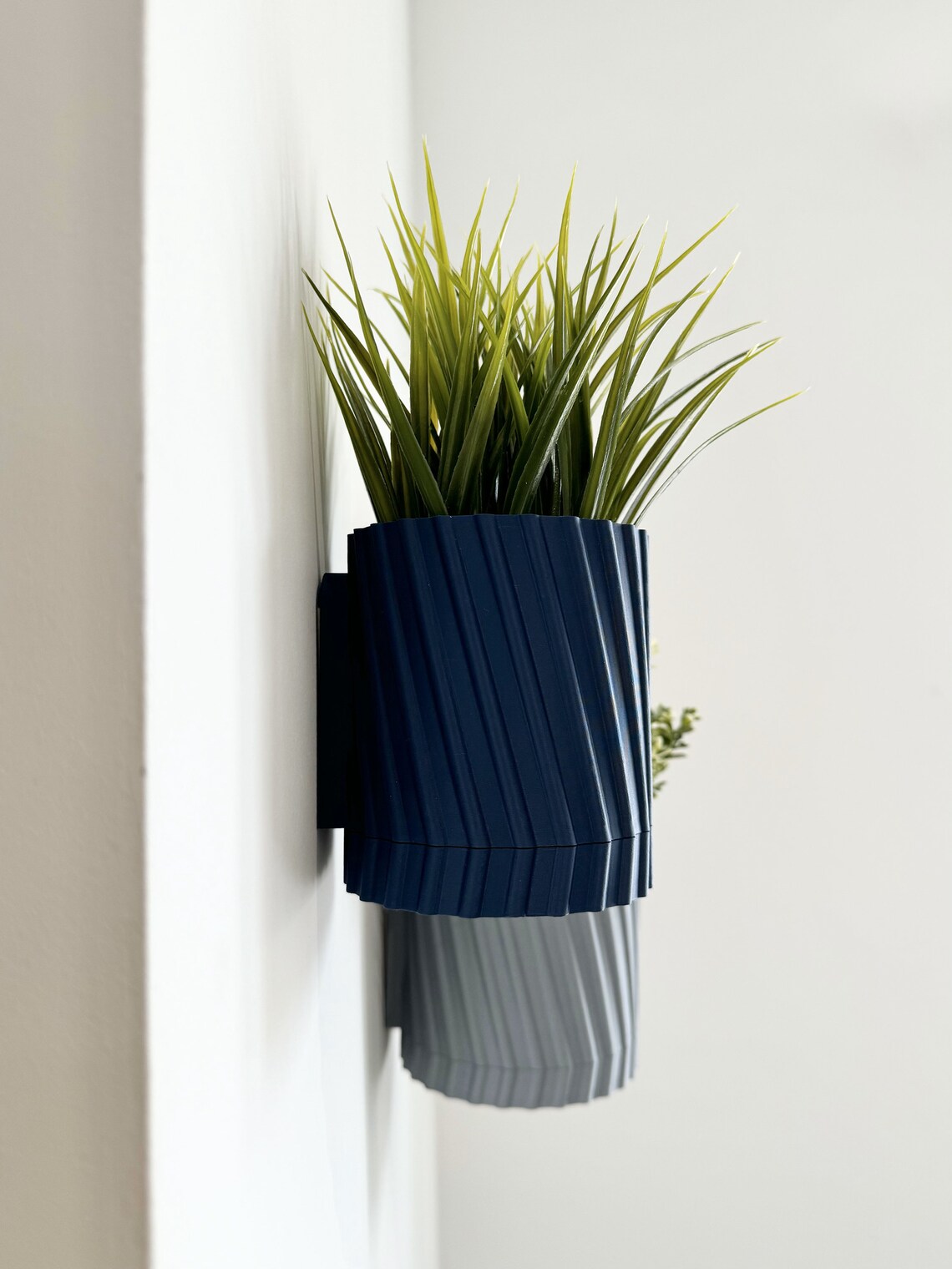 Minimalist Modern Mounted Planter, Indoor, Hidden Wall Mount, Home ...