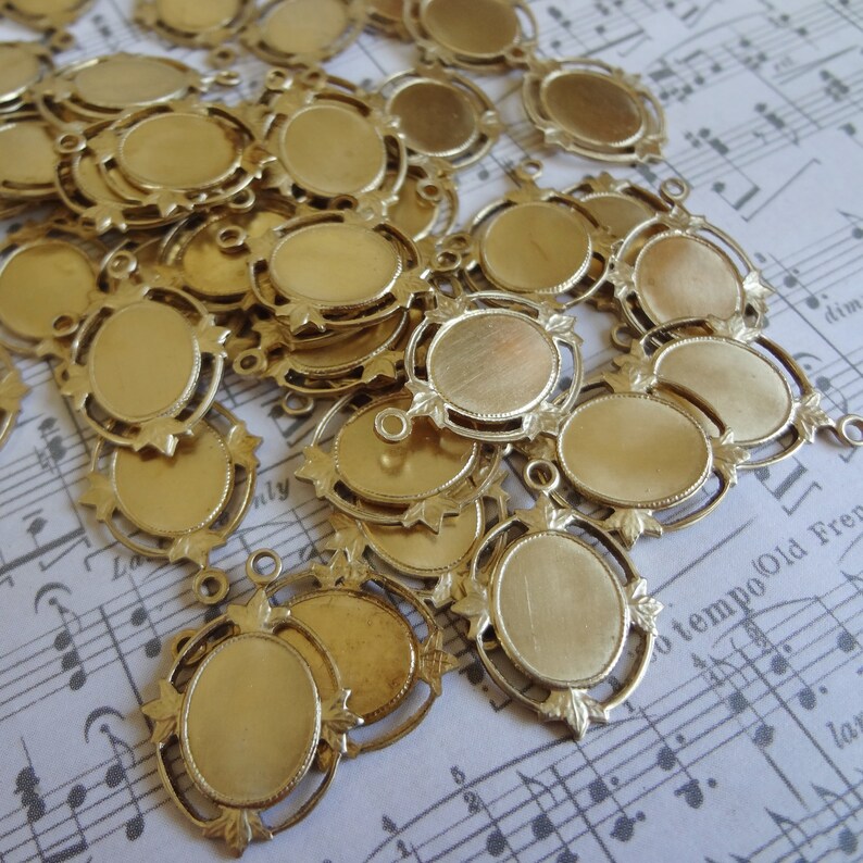 12x10mm Brass 1 Ring Closed Back 20x15mm Hollowed Back Pendant - Etsy