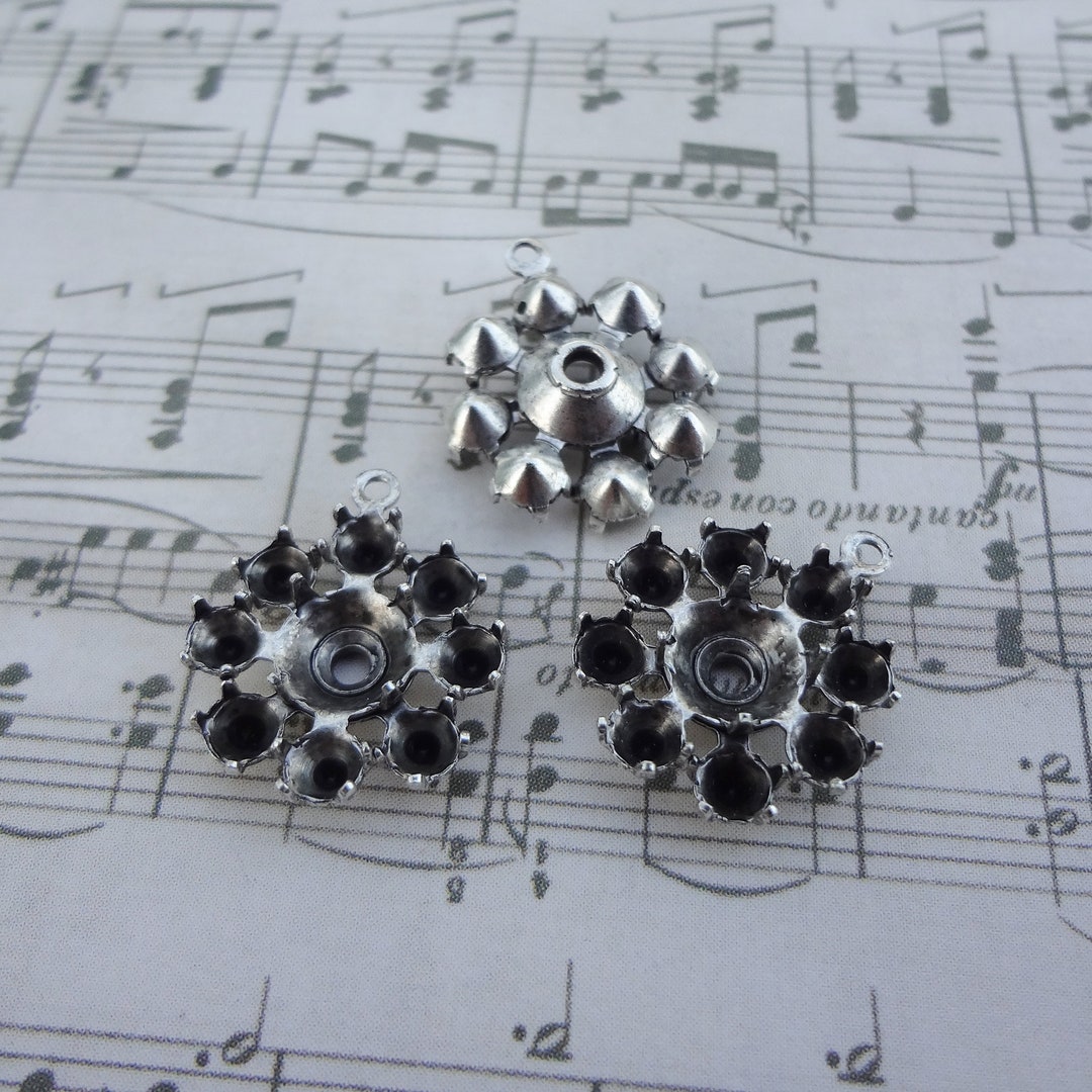 15mm 29ss & 12ss Antiqued Silver 1 Ring Multi-stone Round Prong Flower ...