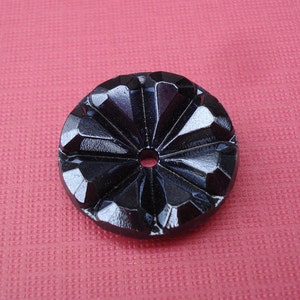 22mm Hematite Black Back Vintage Faceted Flower Shaped Glass Sew on ...