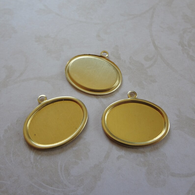 18x13mm Brass 1 Ring HORIZONTAL Oval Hollowed Back Pendant - Etsy