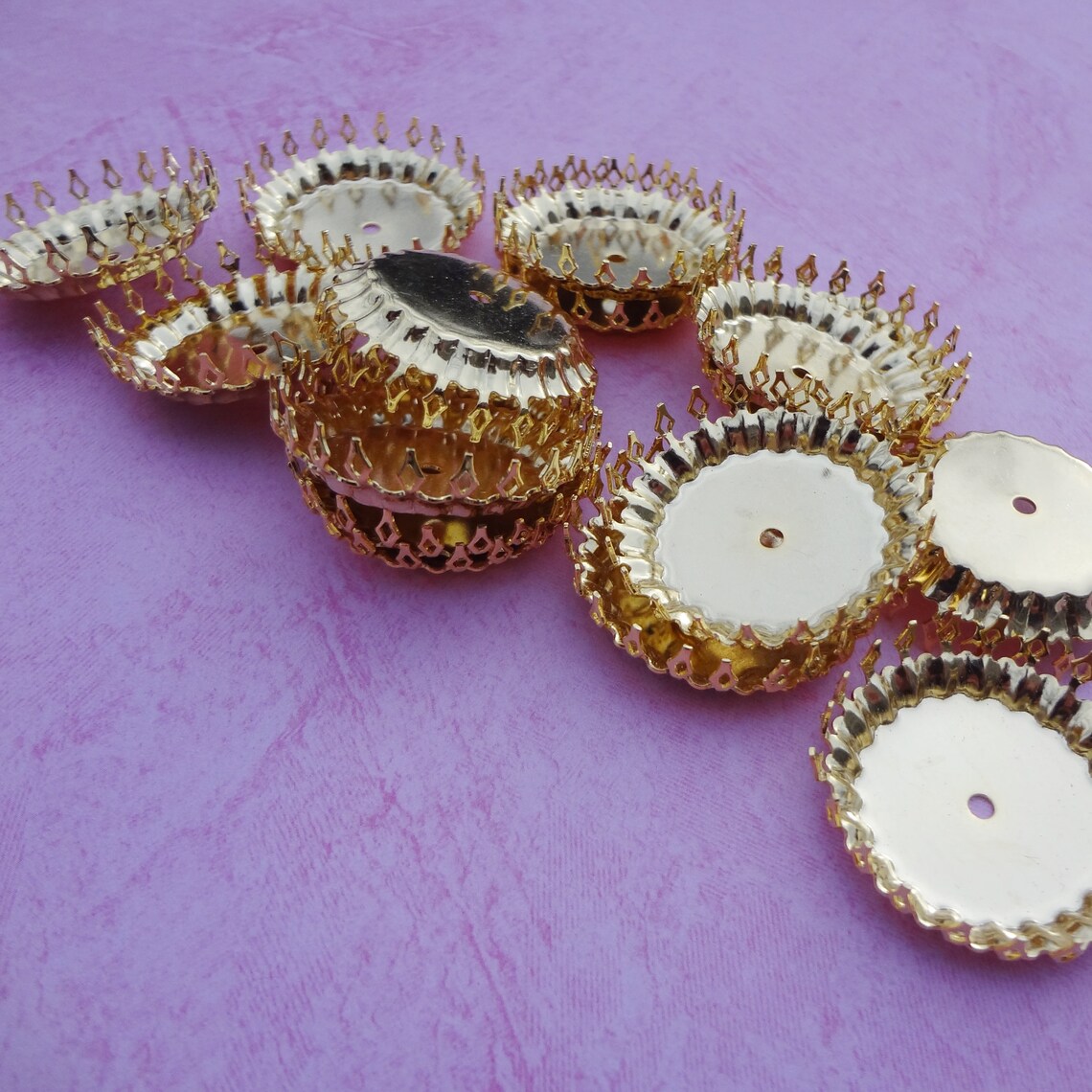 30mm Gold Plated Crown Edge Round Closed Back Prong Settings With Rivet ...