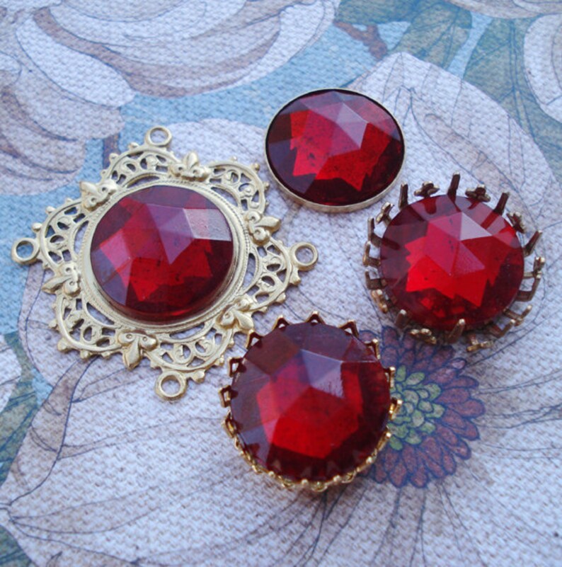 18mm Ruby Red Rauten Rose Cut Gold Foiled Flat Back Vintage Round Glass ...