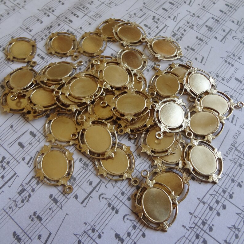 12x10mm Brass 1 Ring Closed Back 20x15mm Hollowed Back Pendant - Etsy