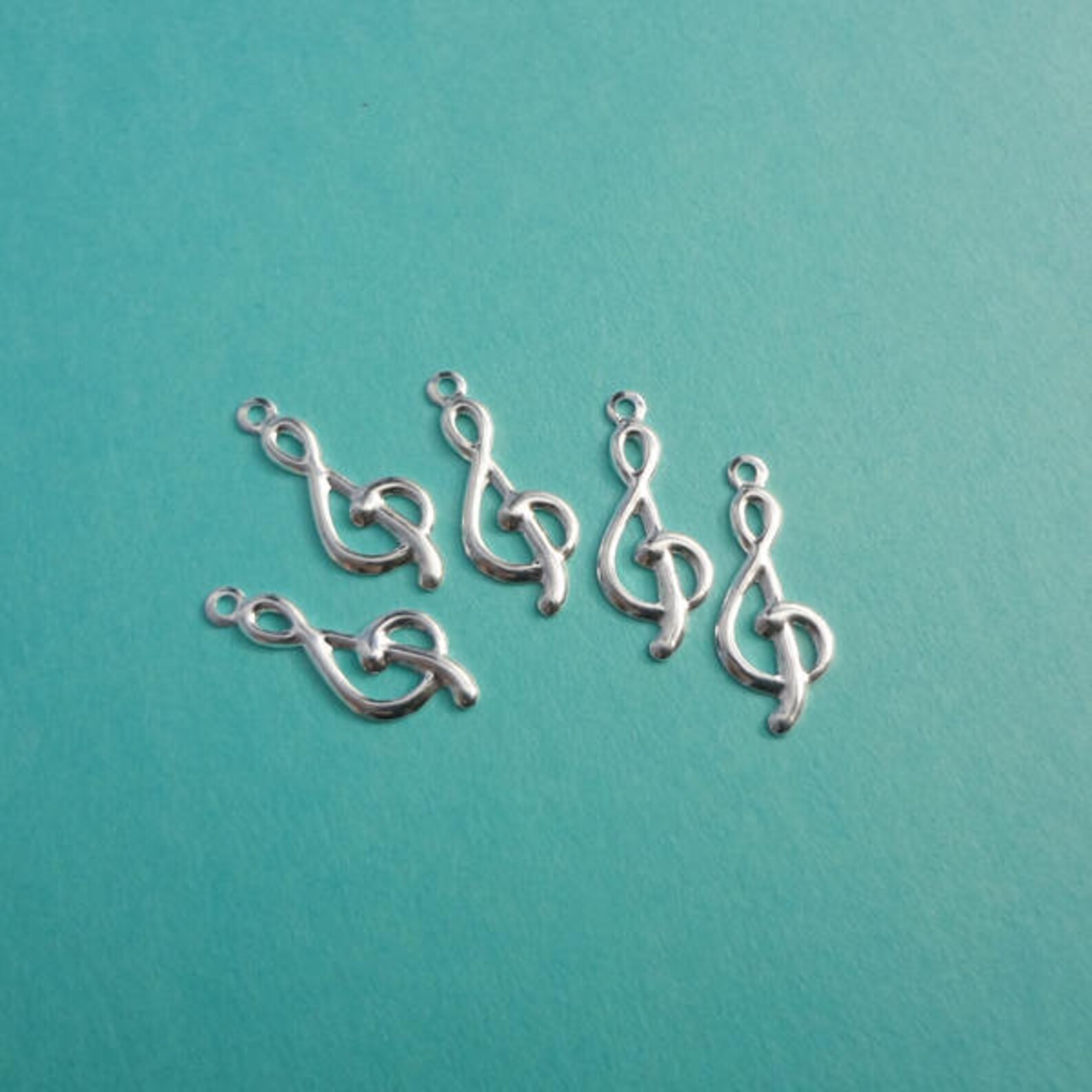 18.5 X 7mm Silver G Clef Treble Clef Hollowed Back Charm - Etsy