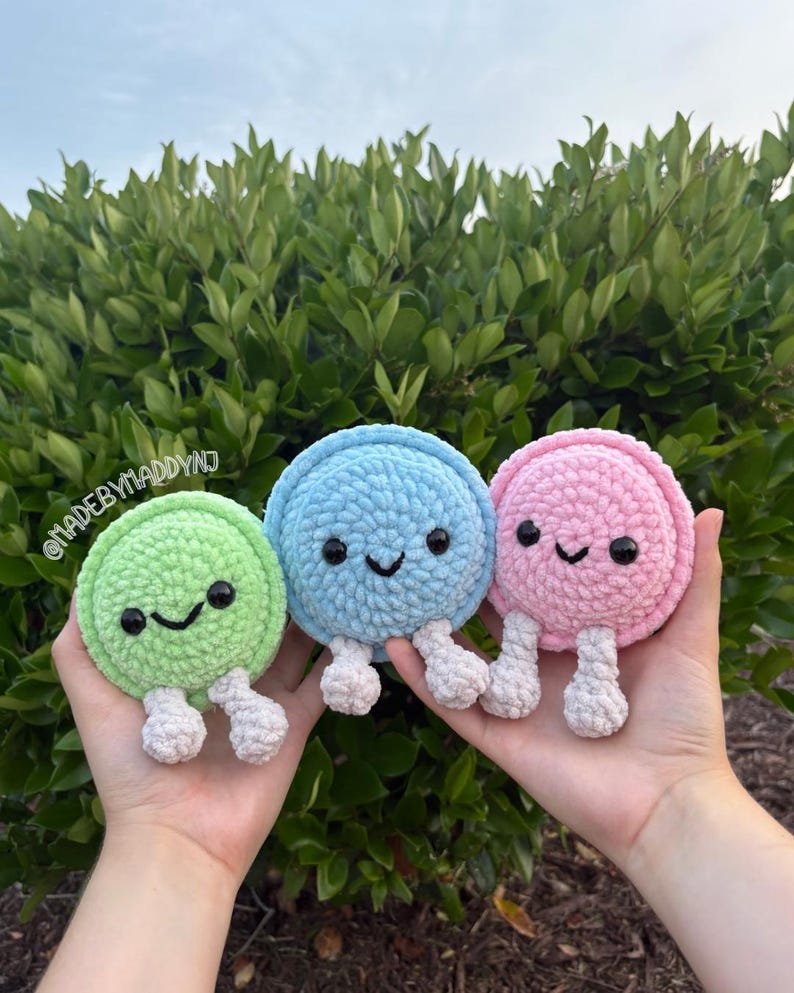 Macaron | Crochet Macaron | Amuseable Macaron | Crochet Food | Crochet ...