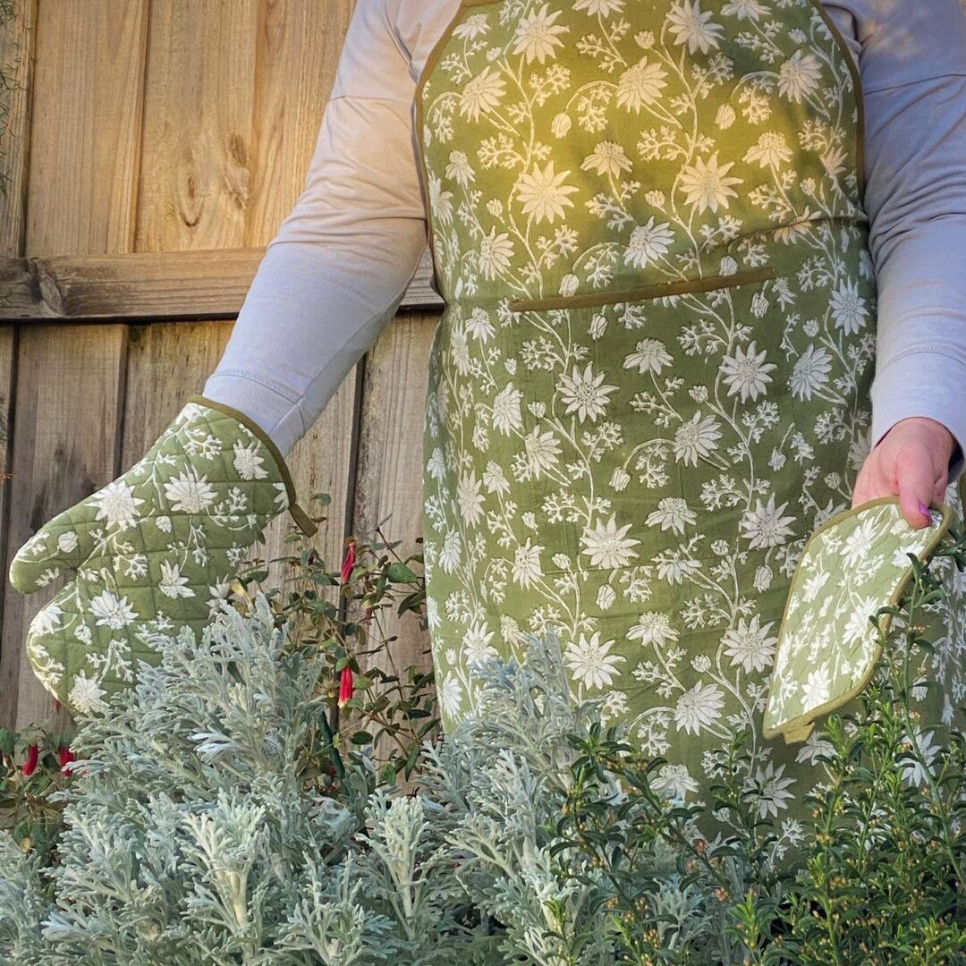 Australian Native Gift | Flannel Flower Print Kitchen Linen | Green ...