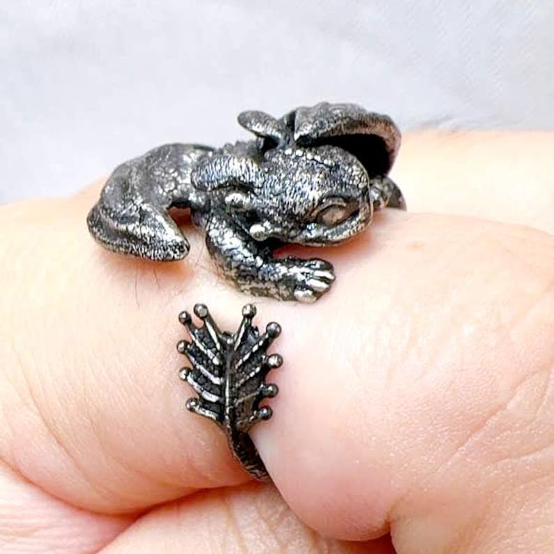 EXCLUSIVE HTTYD Necklace, Toothless & Light Fury Dragon Jewelry ...