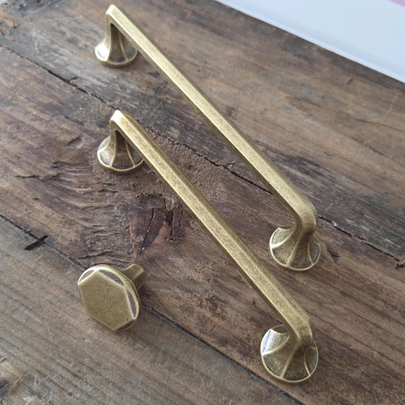 Antique Brass Cabinet Pulls & Knobs: Modern Farmhouse Hardware - Etsy