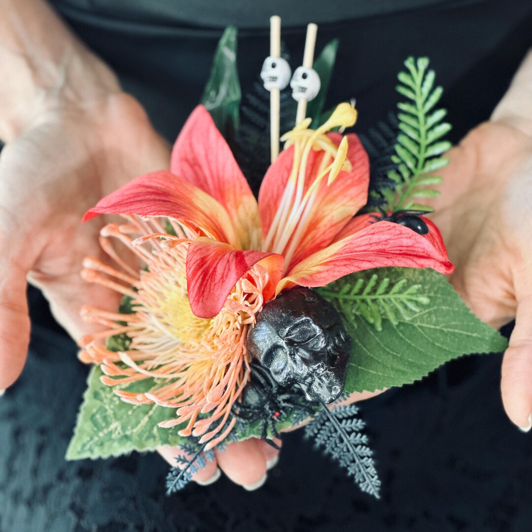 Tiki Goth, Tiki Orange Lily Flower Hair Clip, Tiki Oasis Skull Hair ...