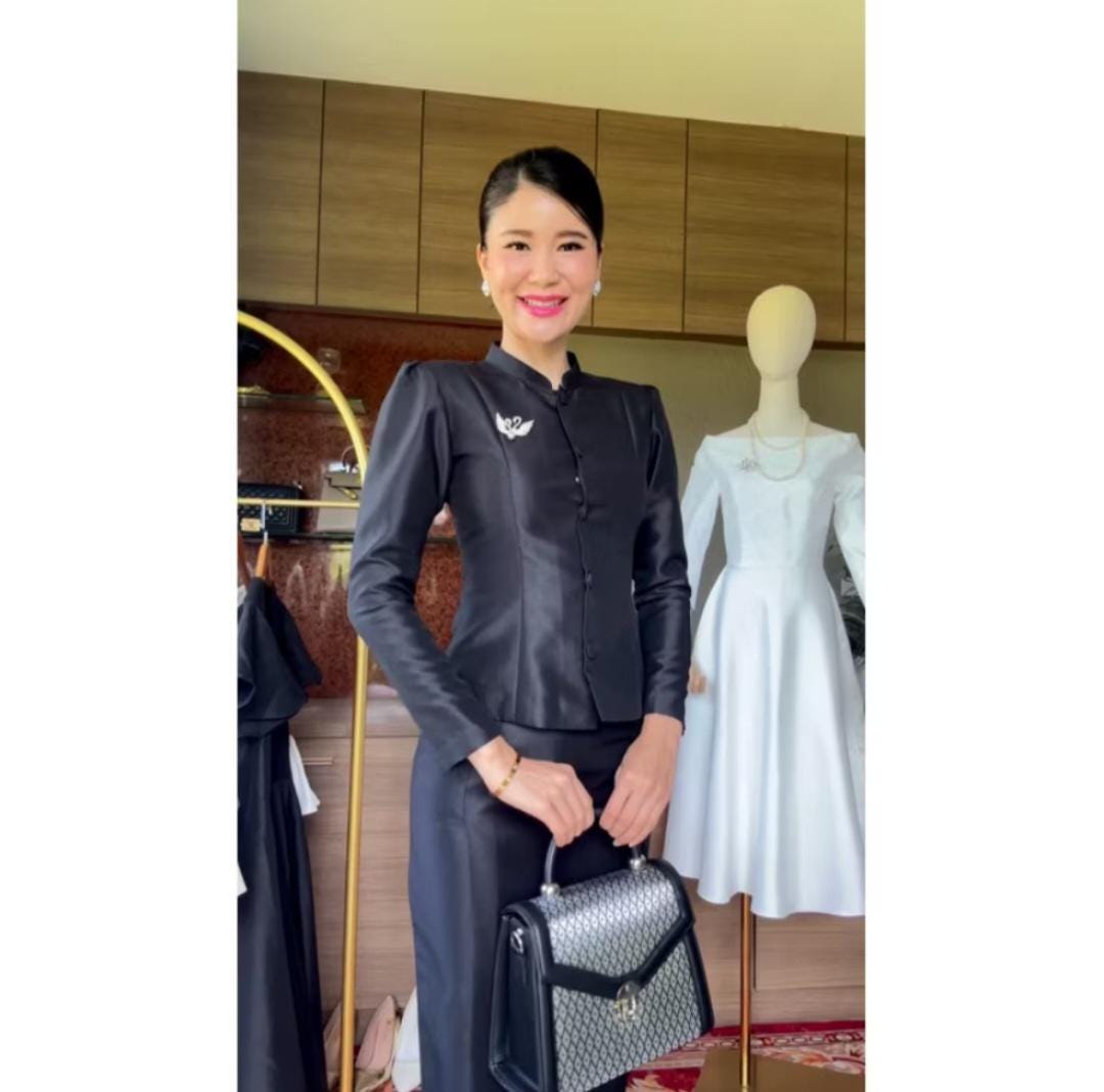 Modern Traditional Thai Black Long Sleeve Front Button Top Long Sarong ...