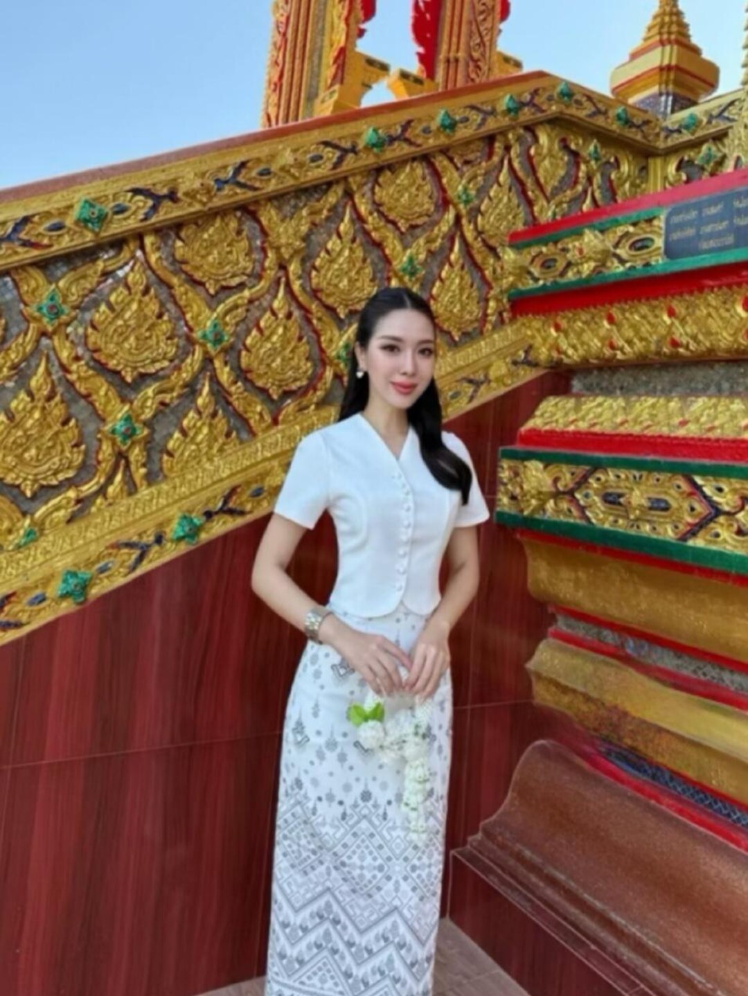 Modern Traditional Thai White Short Sleeve Long Printed Sarong Bride ...