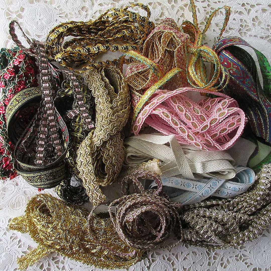 42-3/8 Yards Assorted Metallic Trims Ribbons 16 Pieces Sewing Sampler ...