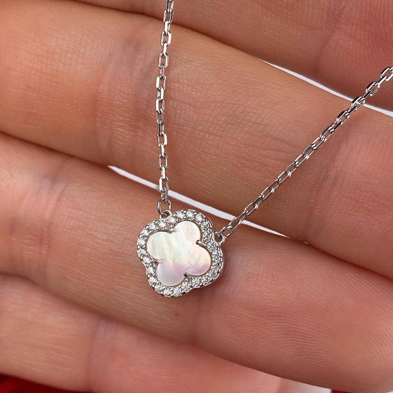 Clover Necklace - Etsy