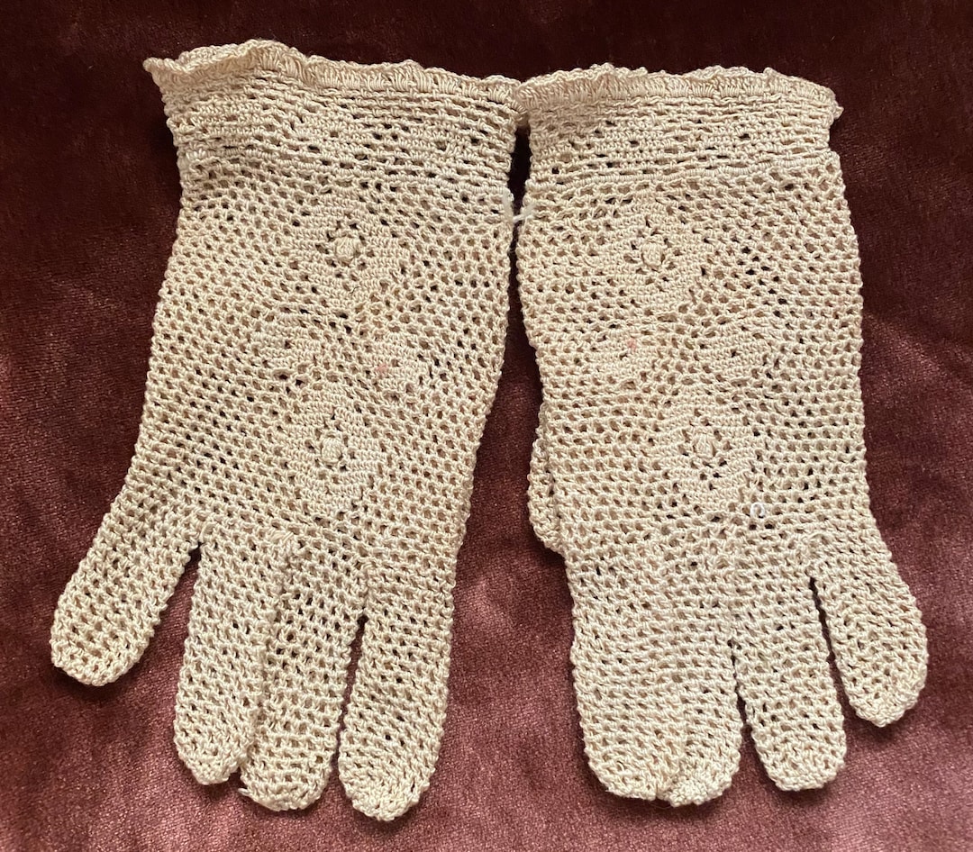 Vintage Crochet Linen Gloves: Child Size 8, Ecru Lace, Deadstock - Etsy