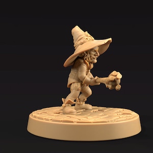 Gloip Gnome Dwarf Halfling Spellcaster | the Dragon Trappers Lodge ...