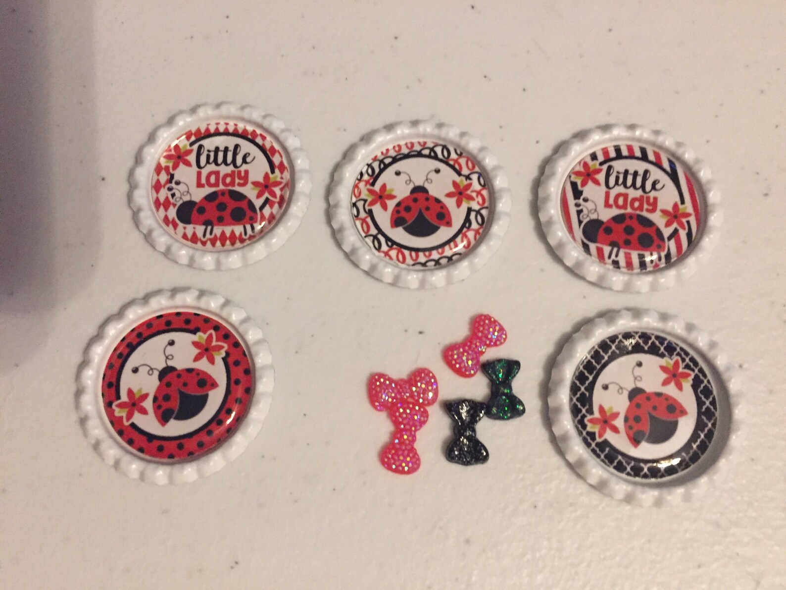Little Ladybug Finished Bottle Caps and Mini Bows 5pc Set Bowmaking ...