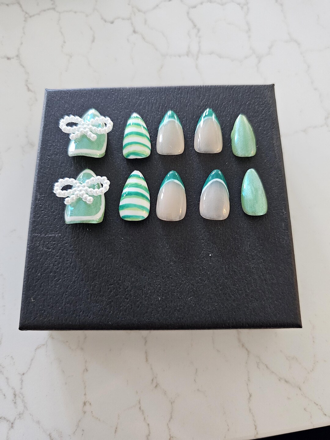 Shaking Shamrock - Etsy