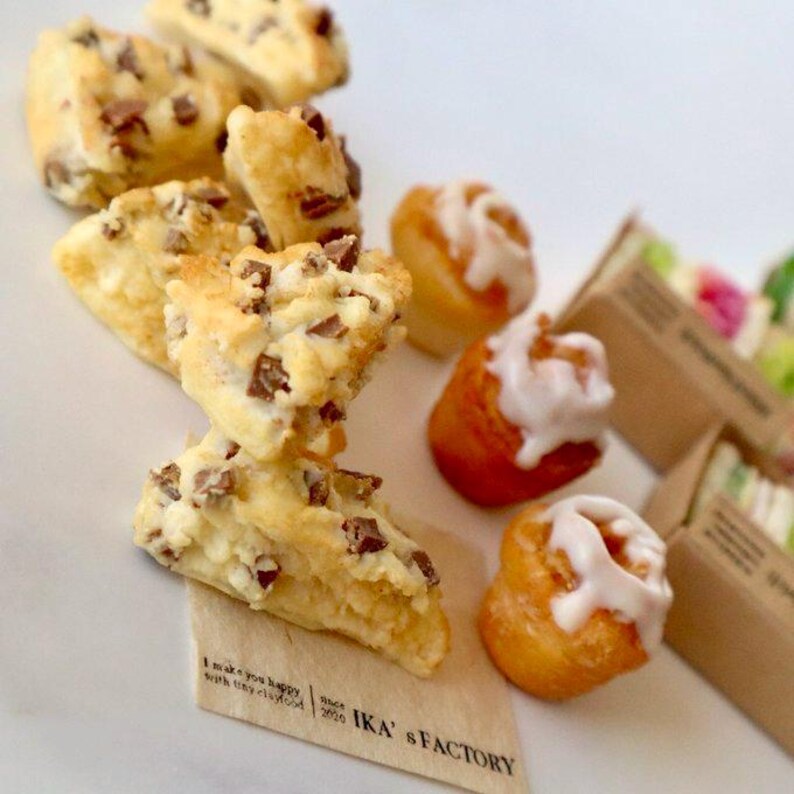 Miniature Scones and Cinnamon Rolls Set, Miniature Food, Dollhouse Food ...