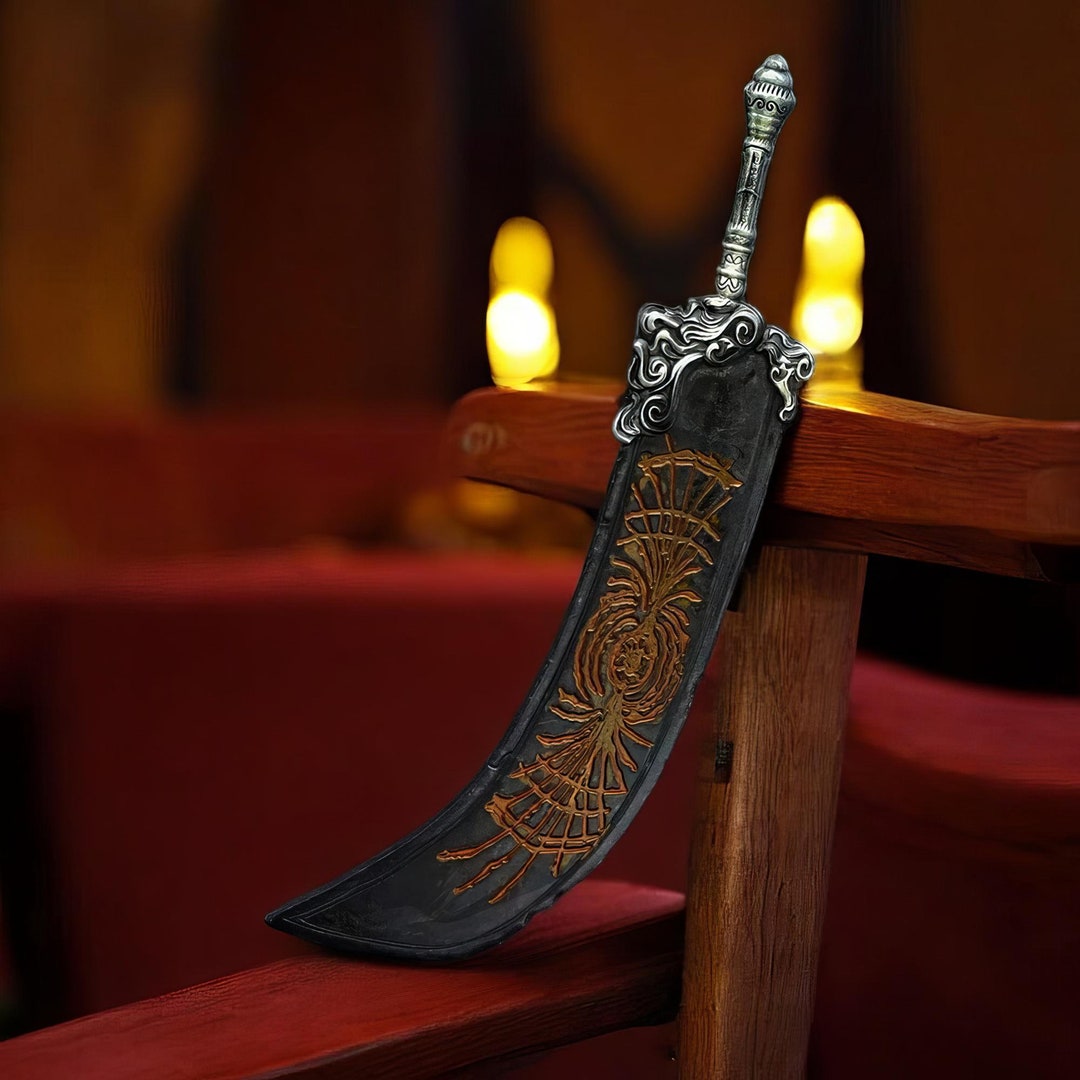 Starscourge Greatsword Game Keychain - Battle-inspired Pendant for Men ...