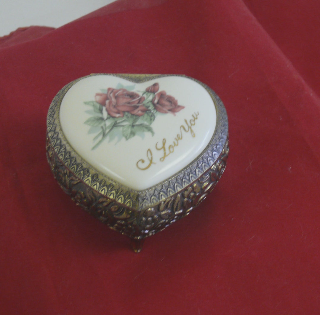 Musical Heart Ring/trinket Box - Ceramic- Metal - 'close to You' You - Etsy