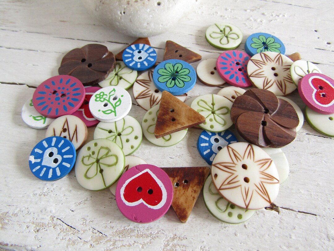 Destash Buttons 35 Buttons Painted Coconut Bone Wood - Etsy