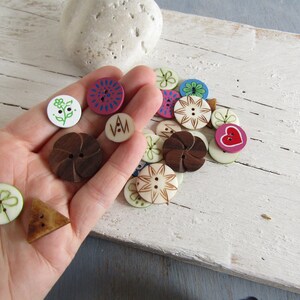 Destash Buttons 35 Buttons Painted Coconut Bone Wood - Etsy