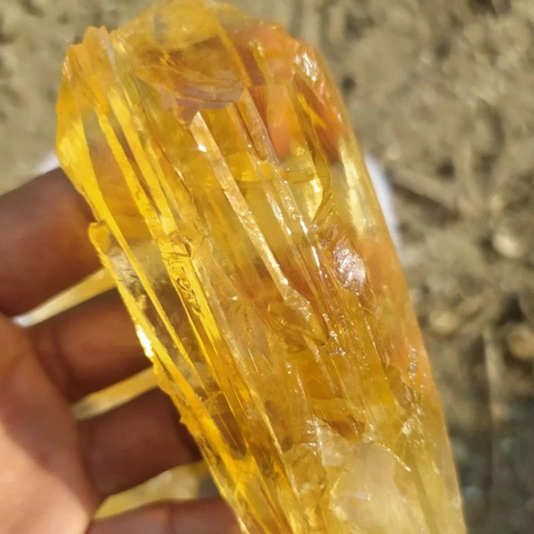 Raw Citrine Crystal: Authentic Yellow Gemstone for Healing & Decor (1kg ...