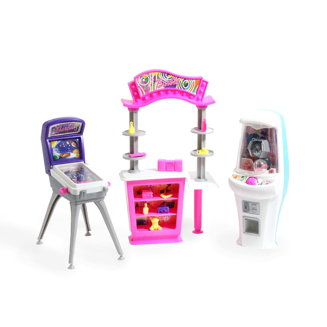 Play ‘N Prize Arcade Playset 2000 | Mattel, Doll Arcade, Doll Furniture ...