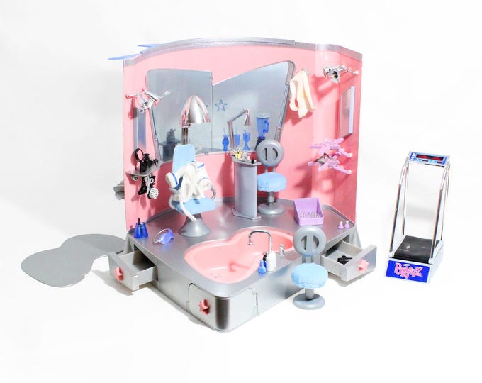 Bratz Stylin' Salon 'N' Spa Playset | MGA Entertainment, Doll Salon ...