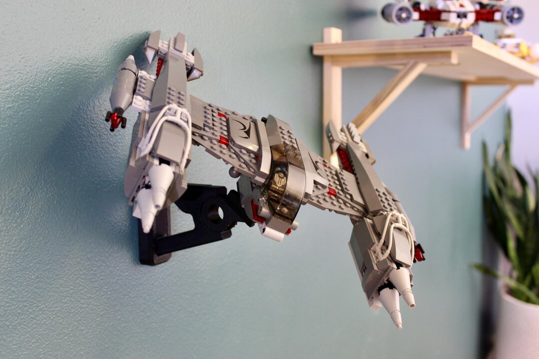 Wall Display for LEGO Star Wars Magnaguard Starfighter 7673 ...