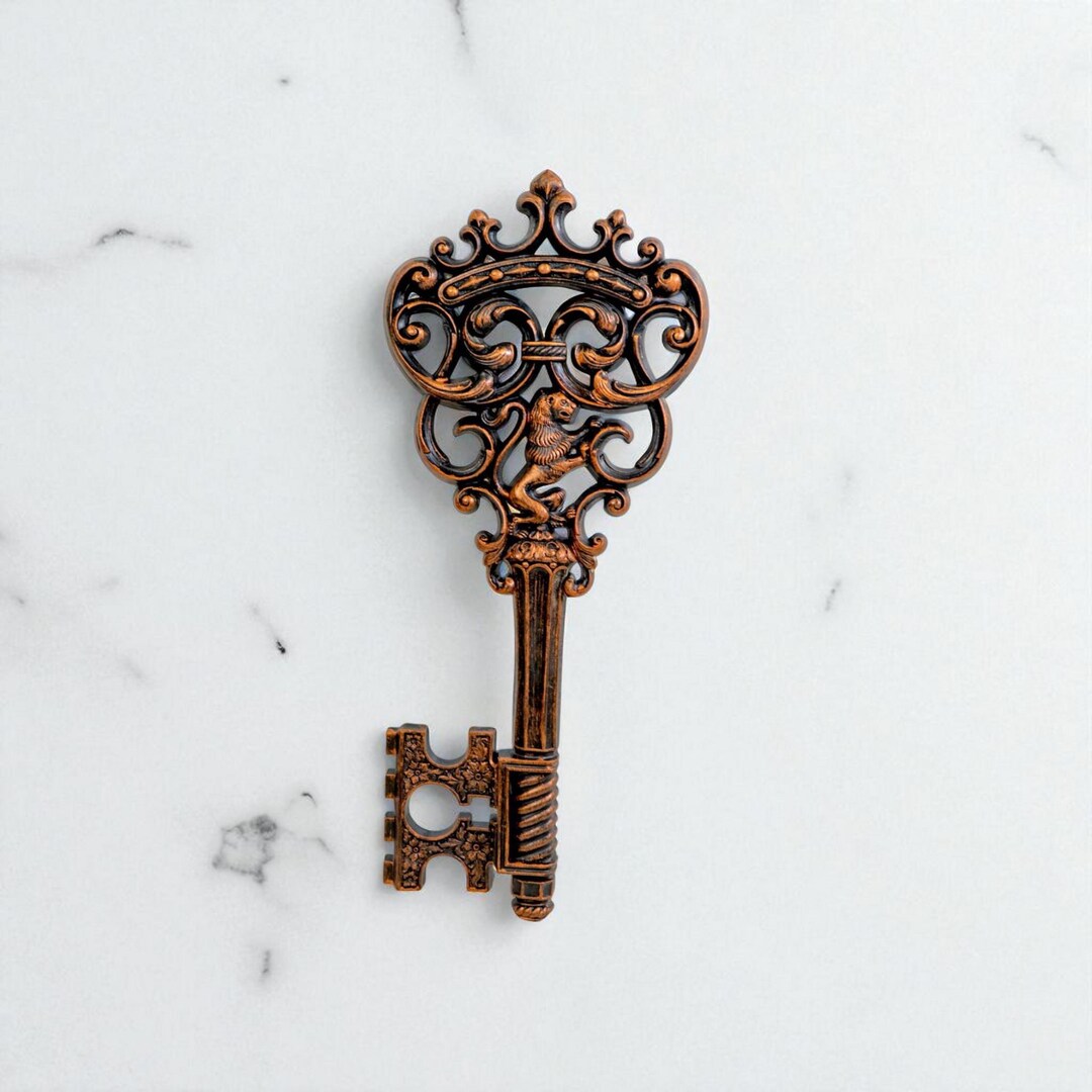 Vintage Syroco Skeleton Key Wall Hanging – Lion Motif Copper Tone Resin ...