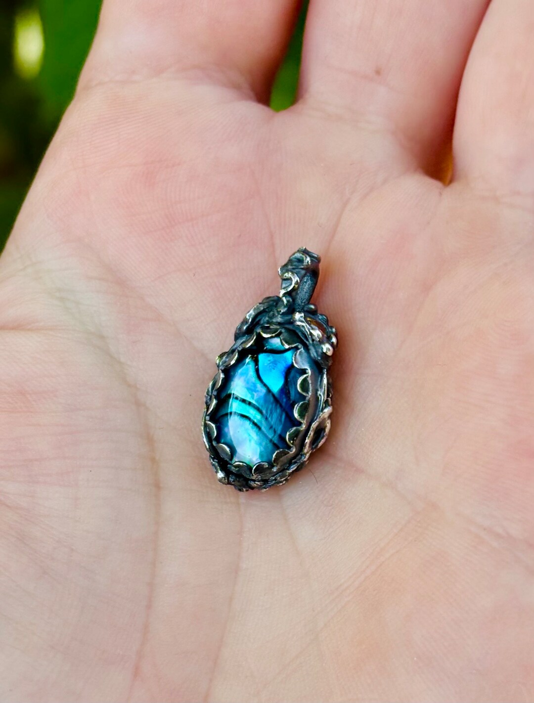 Victorian Inspired Oval Blue Paua Shell Pendant - Etsy
