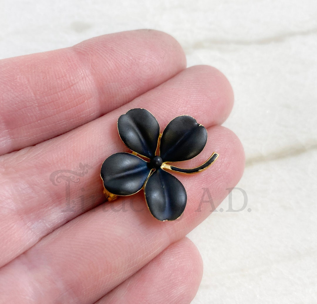 A Simple and Lovely Antique Late Victorian Four-leaf Clover Pin With ...