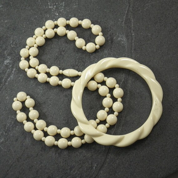 Vintage French Ivory-Colored Celluloid Bead Necklace … - Gem