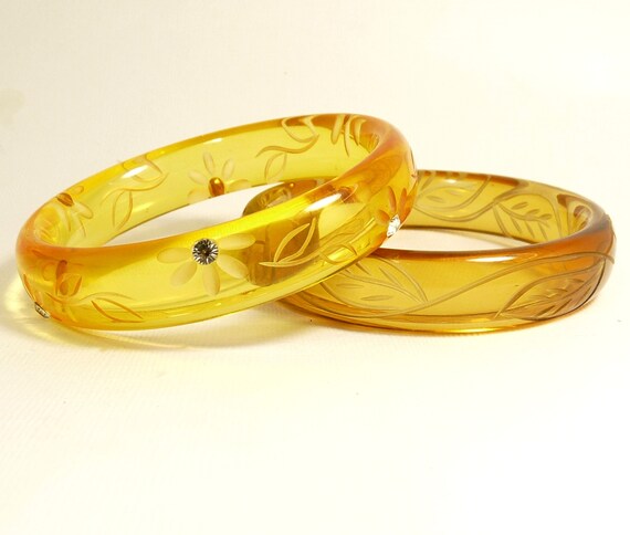 Pair 2 Vintage Yellow Carved Lucite & Rhinestone Bang… - Gem