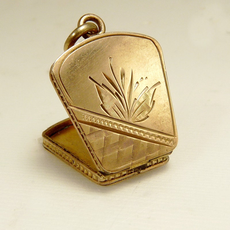 Antique Locket - Etsy