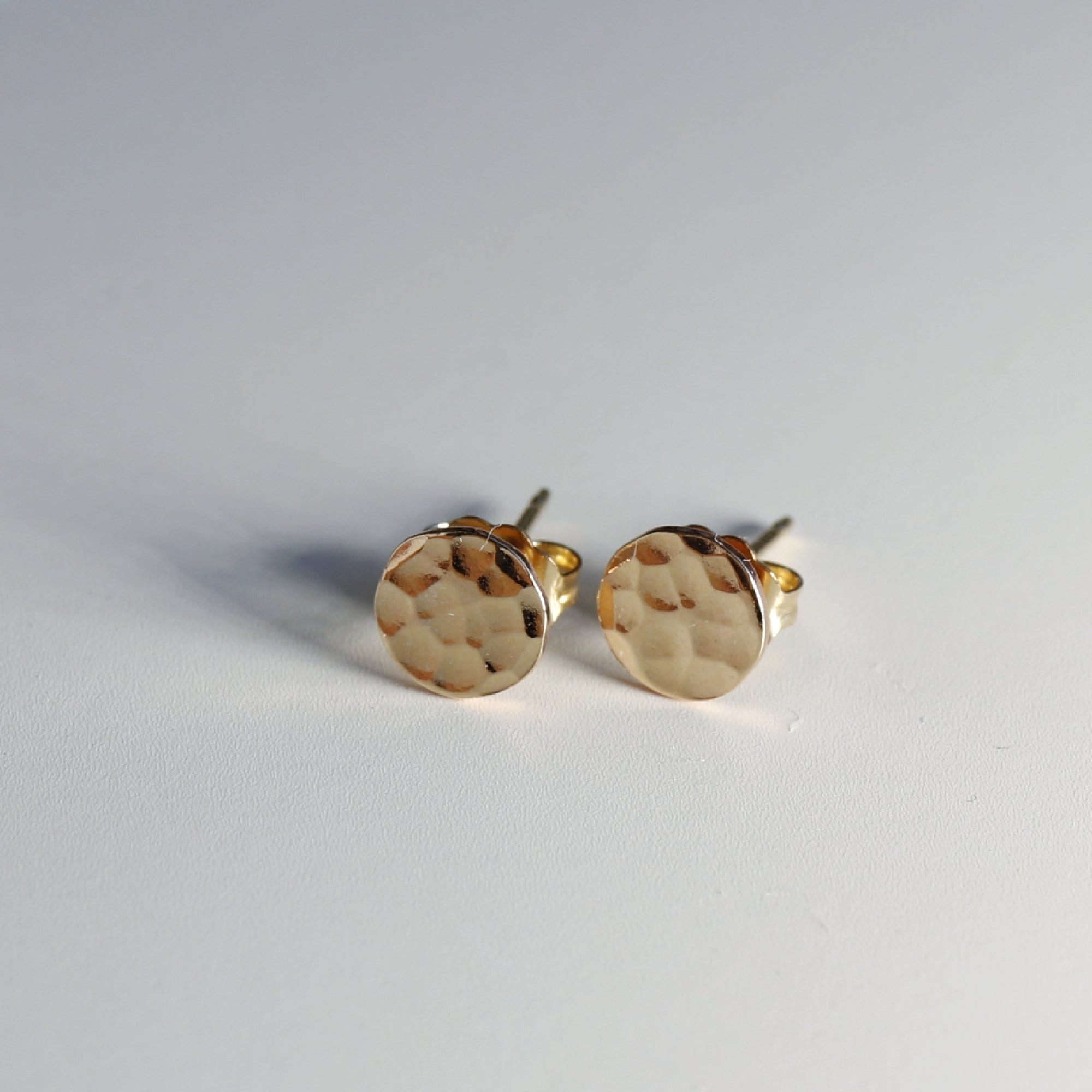 Small Gold Circle Earrings Hammered Gold Disc Stud Earrings - Etsy