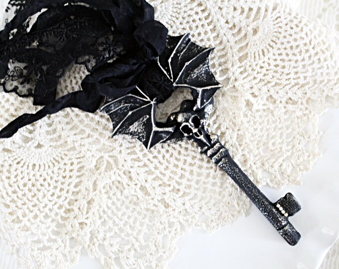 Shabby Upcycled Cast Iron Witchy Raven Wings Skull Key Home Decor - Etsy