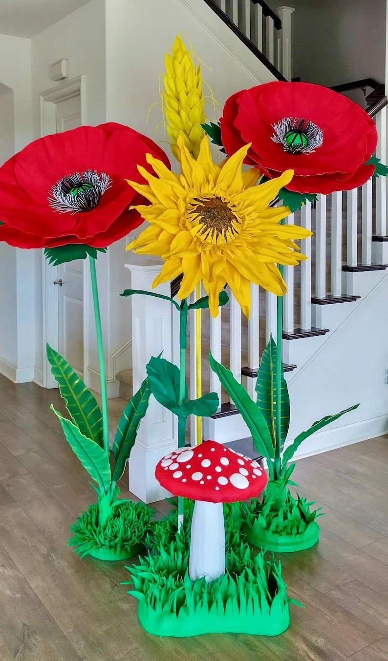 Giant Red Poppies- Perfect for a Wizard of Oz Theme, Large Flowers for ...