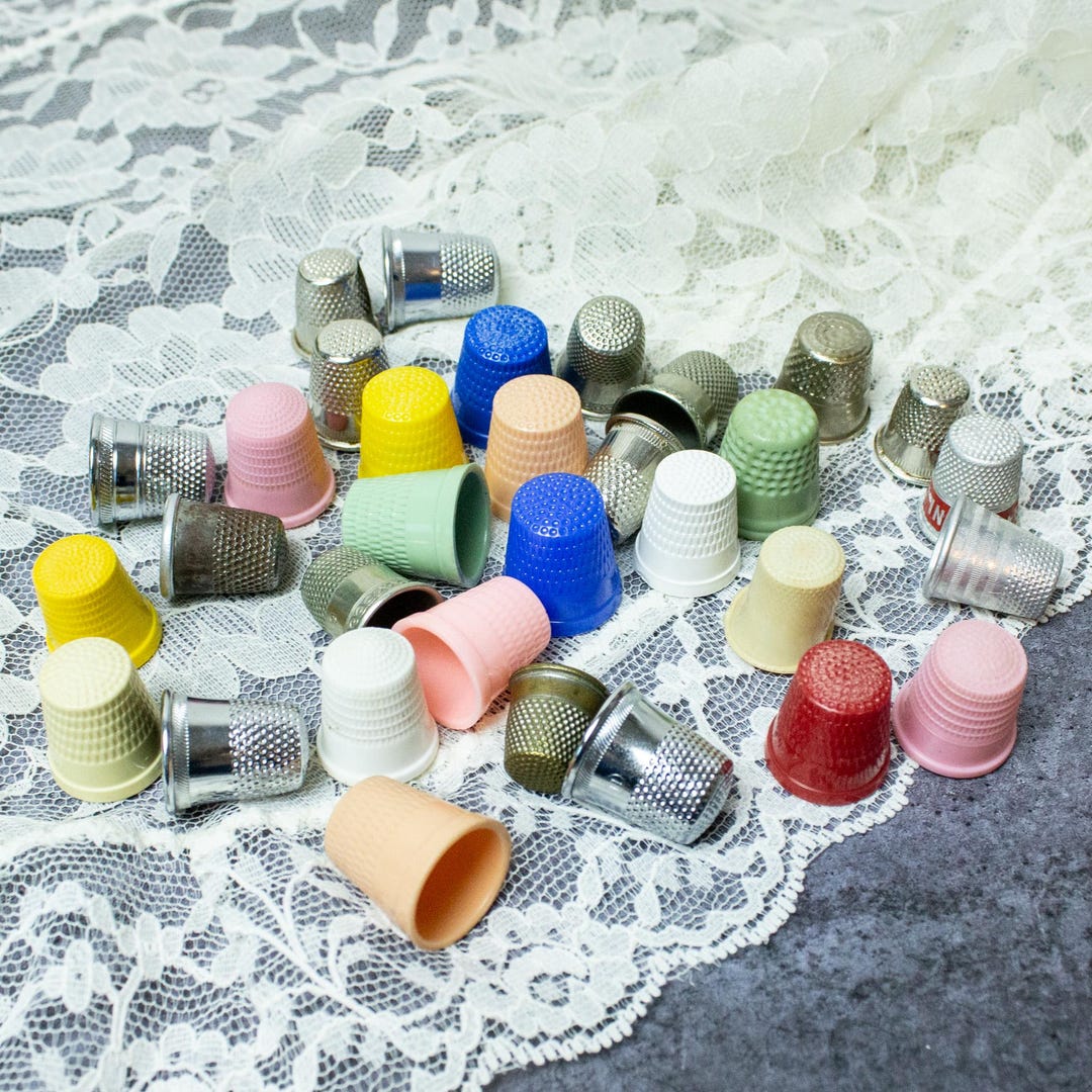 Set of 8 Vintage Assorted Metal and Plastic Thimbles - Etsy
