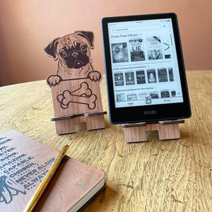 Wooden Engraved Personalized Dog Mobile Phone Stand,golden Retriever ...