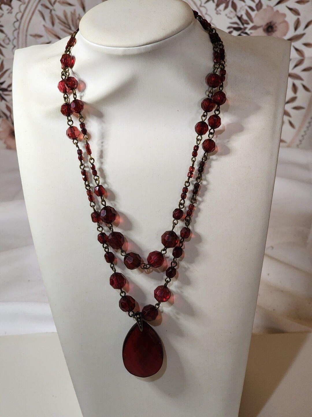 Avon NP Gothic Vampire Red Acrylic Bead Statement Necklace 10 Vintage ...