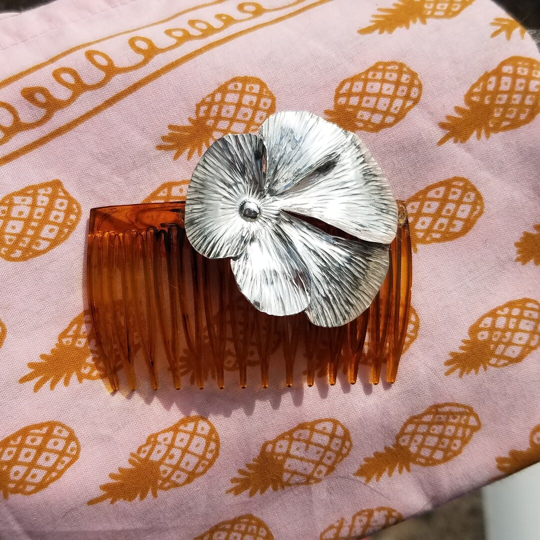 Peine de peine vintage Stuart Nye Peony Silver Silver - Etsy España
