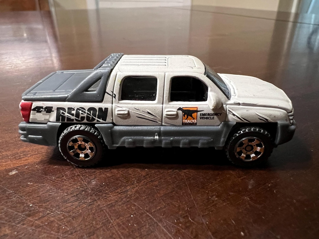 Matchbox Loose Chevy Avalanche Recon Dino Mountain 2001 - Etsy