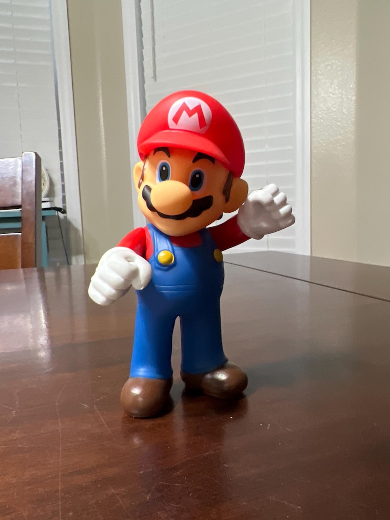 Nintendo Super Mario Brothers 6" Mario Vinyl Figurine Posable - Etsy