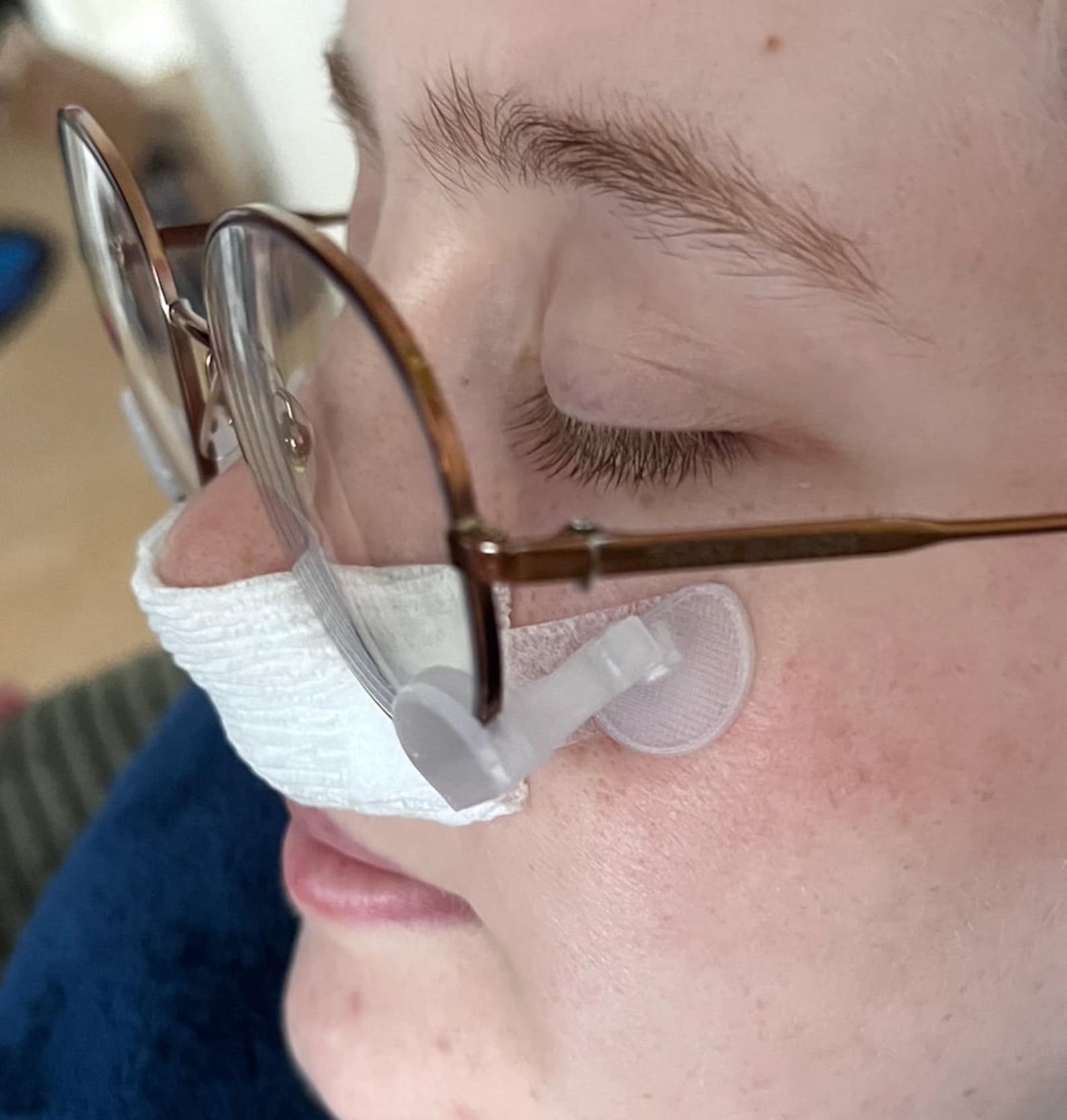 Healview Adjustable Glasses Riser - Comfort & Support for Post-surgery ...