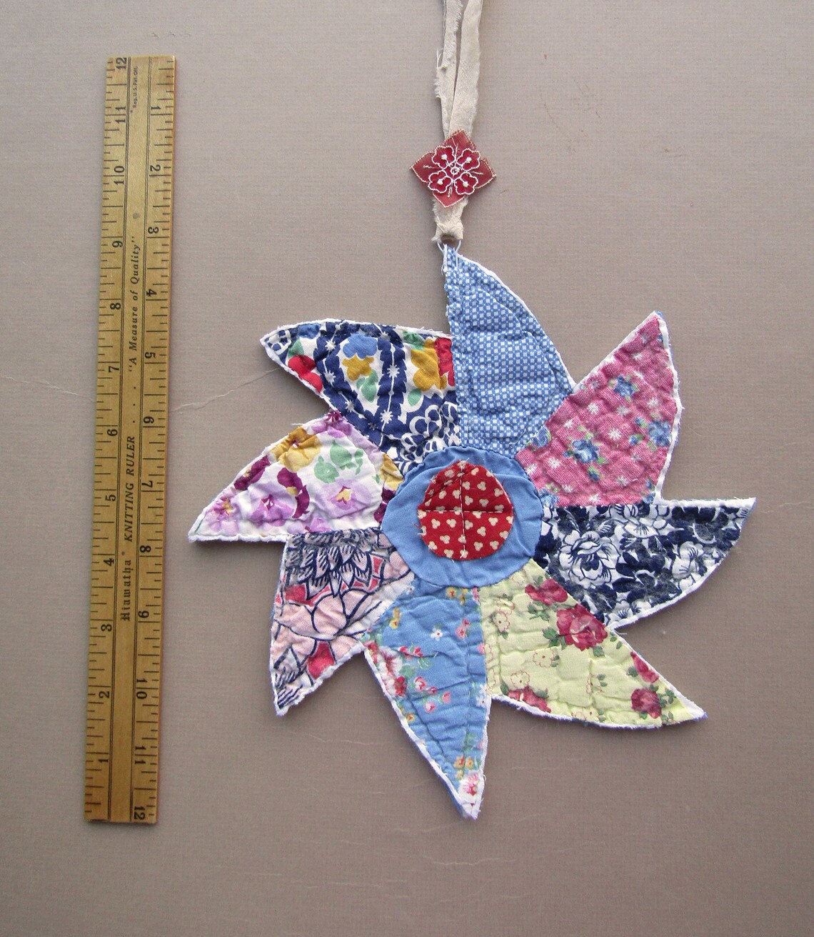 Vintage 1930's Pinwheel Feedsack Fabrics Quilt Piece Peg - Etsy